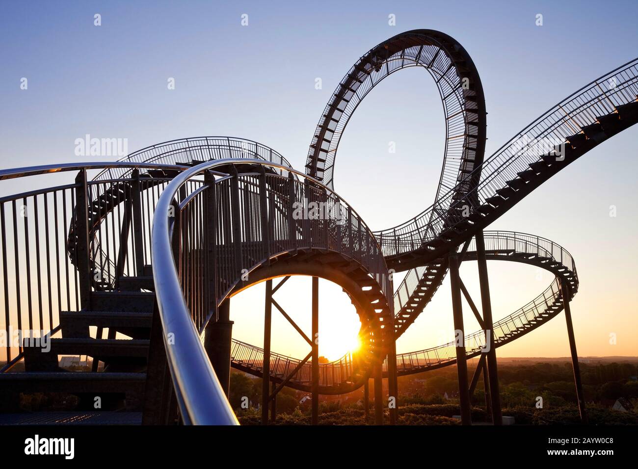 How rollercoasters work hi-res stock photography and images - Alamy