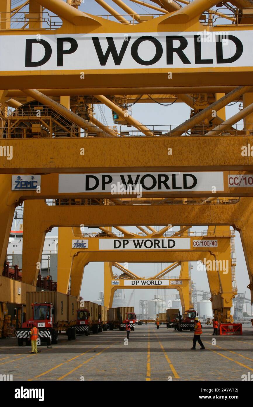 Dp world dubai port hi-res stock photography and images - Alamy