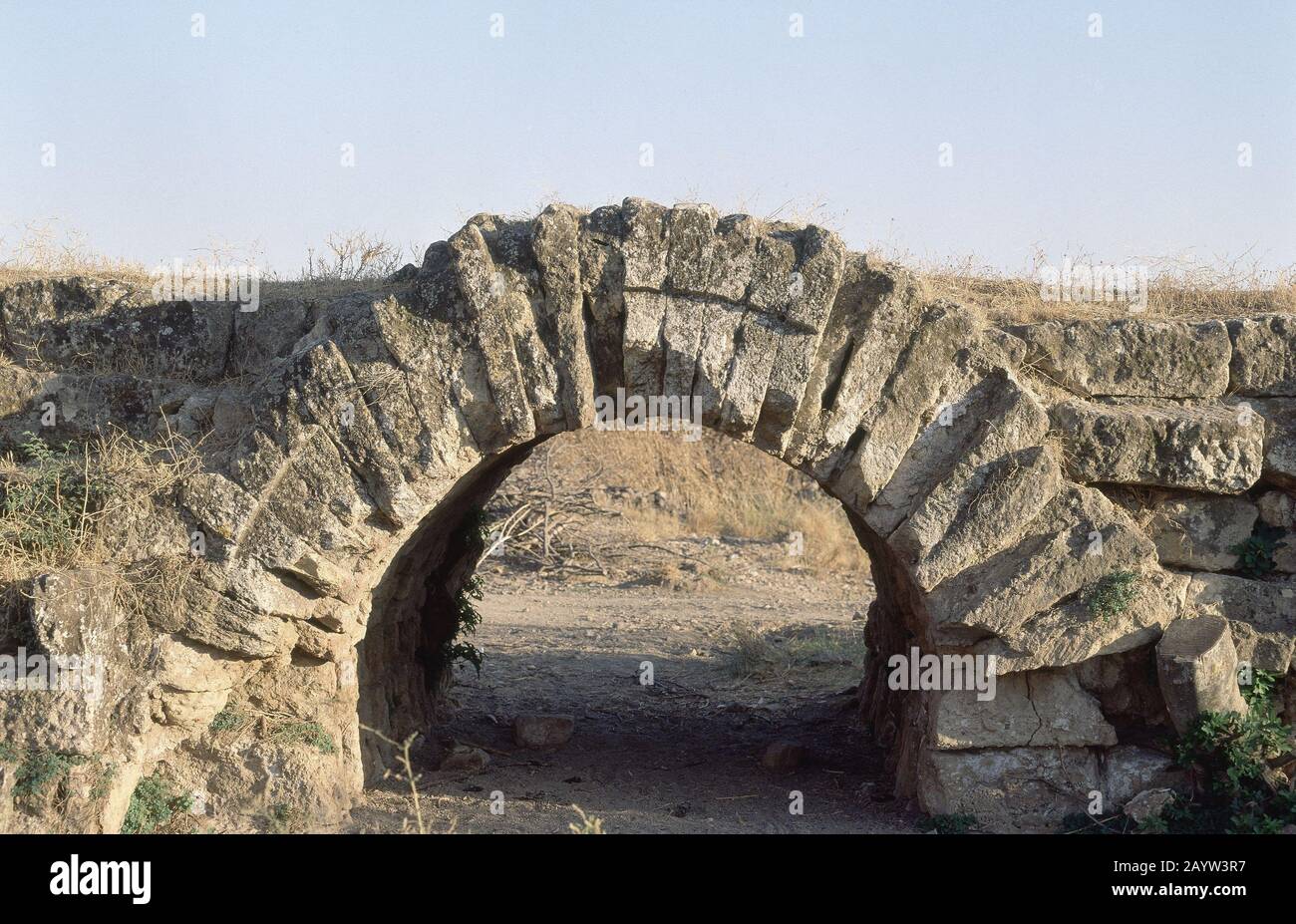 DETALLE DEL PUENTE DE LOS NOGALES - SIGLO X - PUENTE DE ORIGEN CALIFAL ...