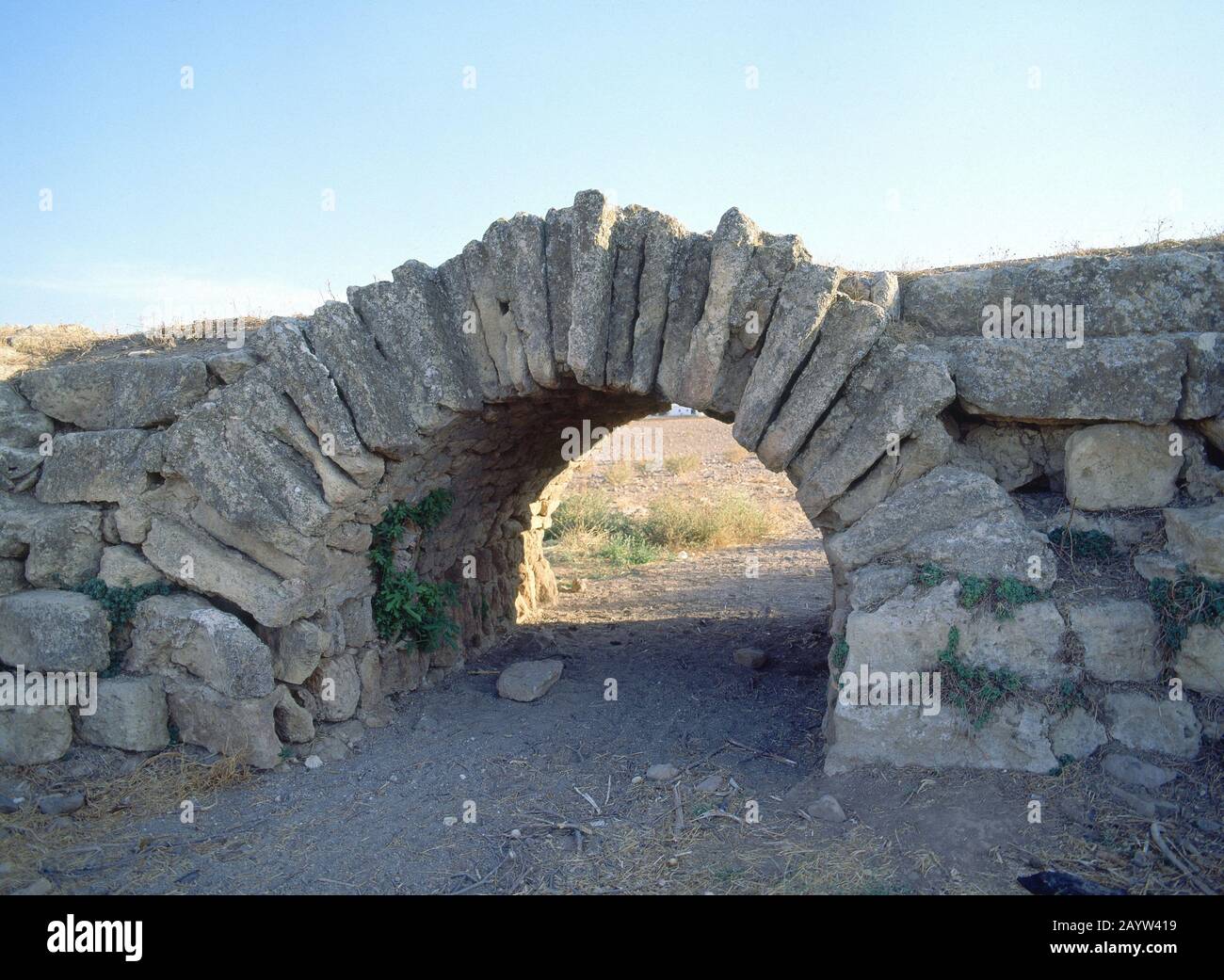 DETALLE DEL PUENTE DE LOS NOGALES - SIGLO X - PUENTE DE ORIGEN CALIFAL ...