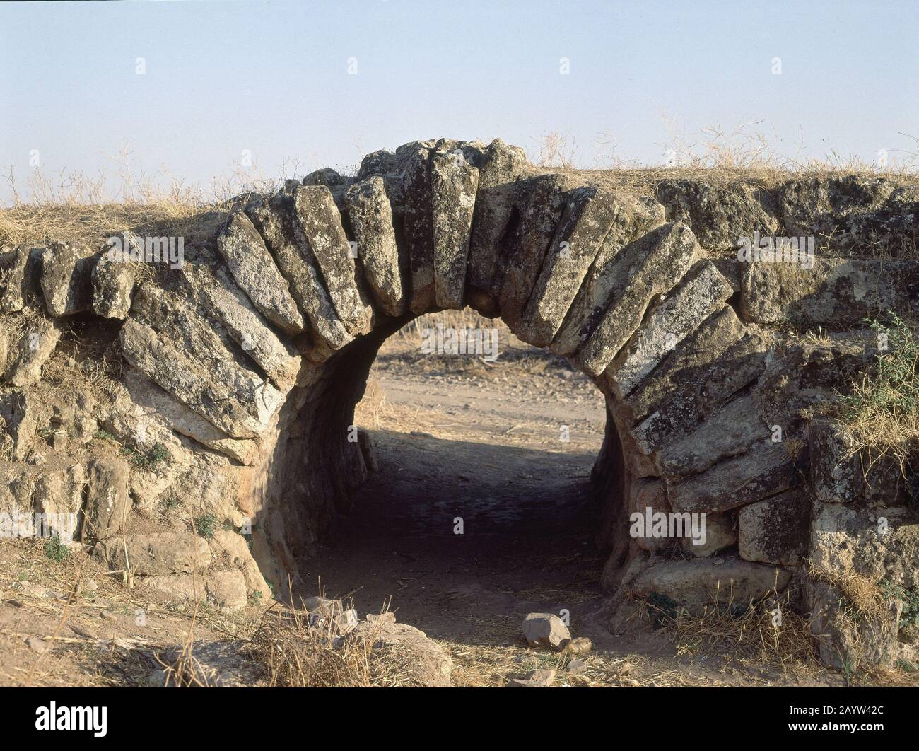 DETALLE DEL PUENTE DE LOS NOGALES - SIGLO X - PUENTE DE ORIGEN CALIFAL ...
