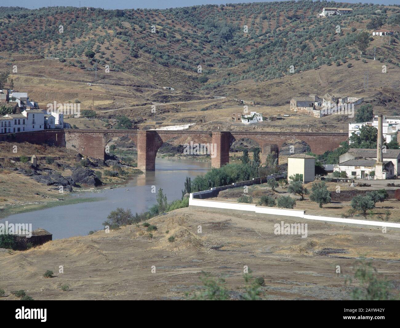 PUENTE DE MONTORO(S XV/XVII)SOBRE EL GUADALQUIVIR Y PUEBLO. Location ...