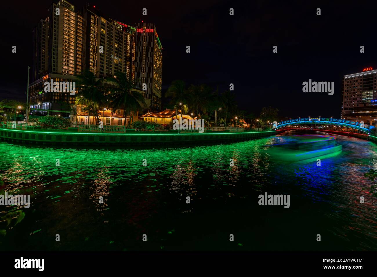 Night view of historic pedestrian Kampung Morten Bridge Over Melaka ...