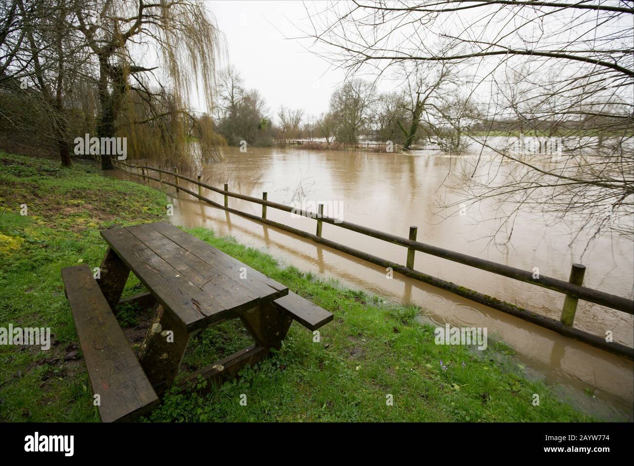 Dorset stour flooding hi-res stock photography and images - Alamy