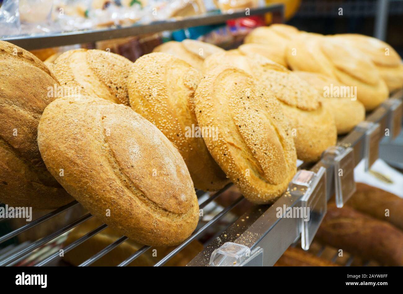 Close-up view of bread in bakery Stock Photo - Alamy