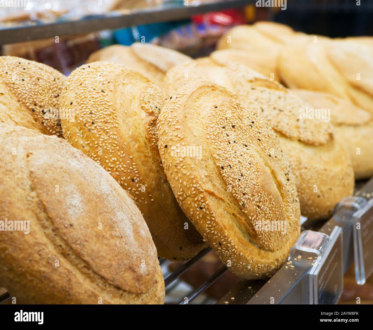 Close-up view of bread in bakery Stock Photo - Alamy