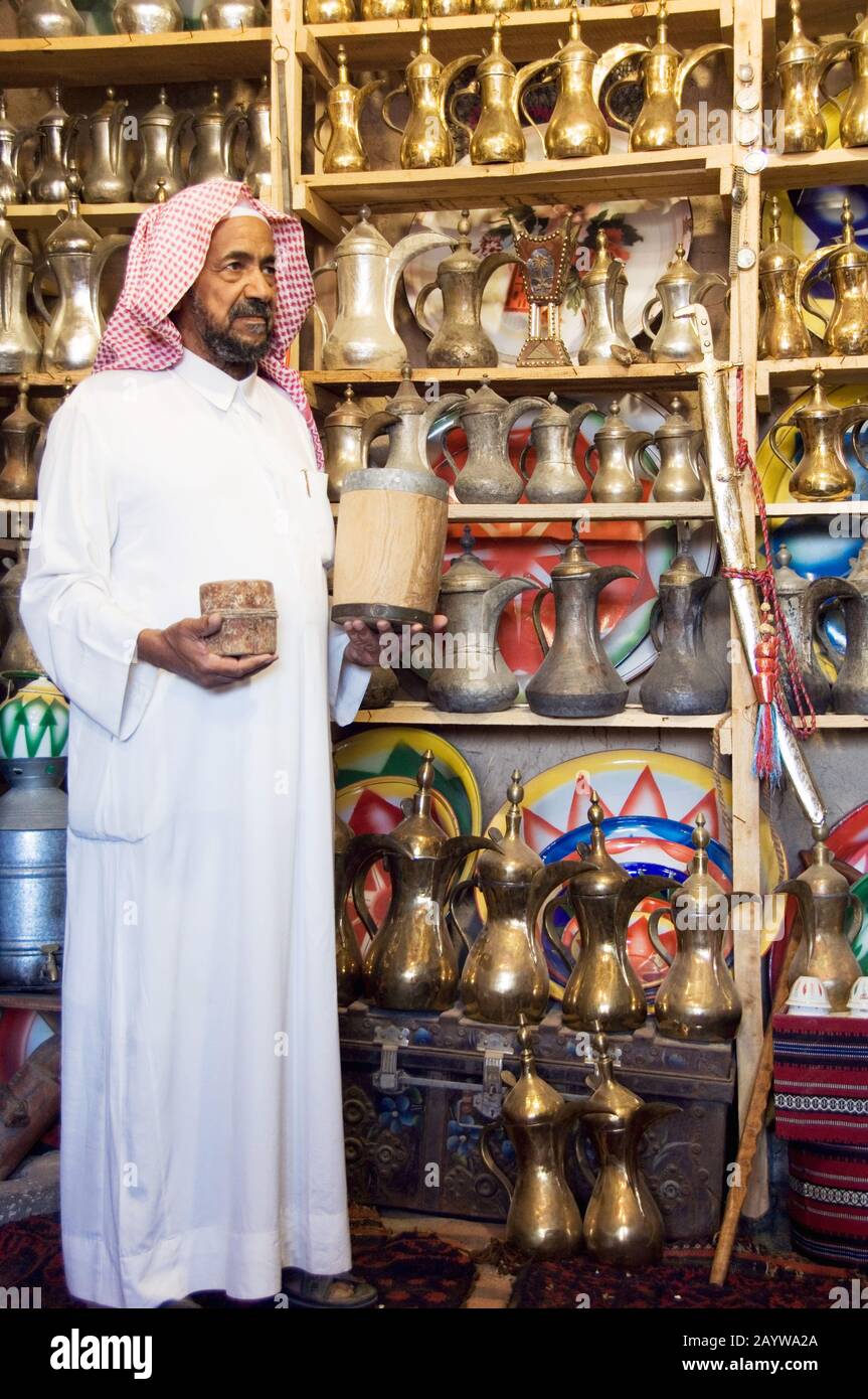 Saudi arabian antiques hi-res stock photography and images - Alamy