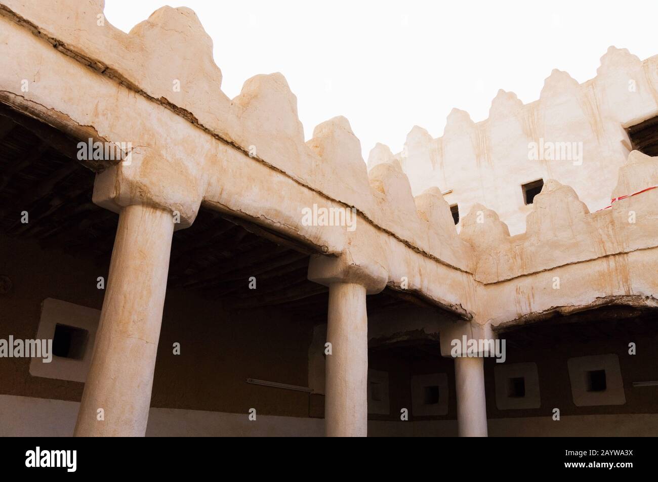 Saudi building traditional wall detail hi-res stock photography and ...