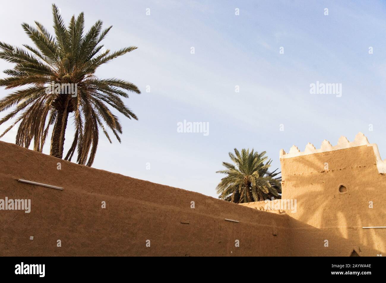 Saudi building traditional wall detail hi-res stock photography and ...