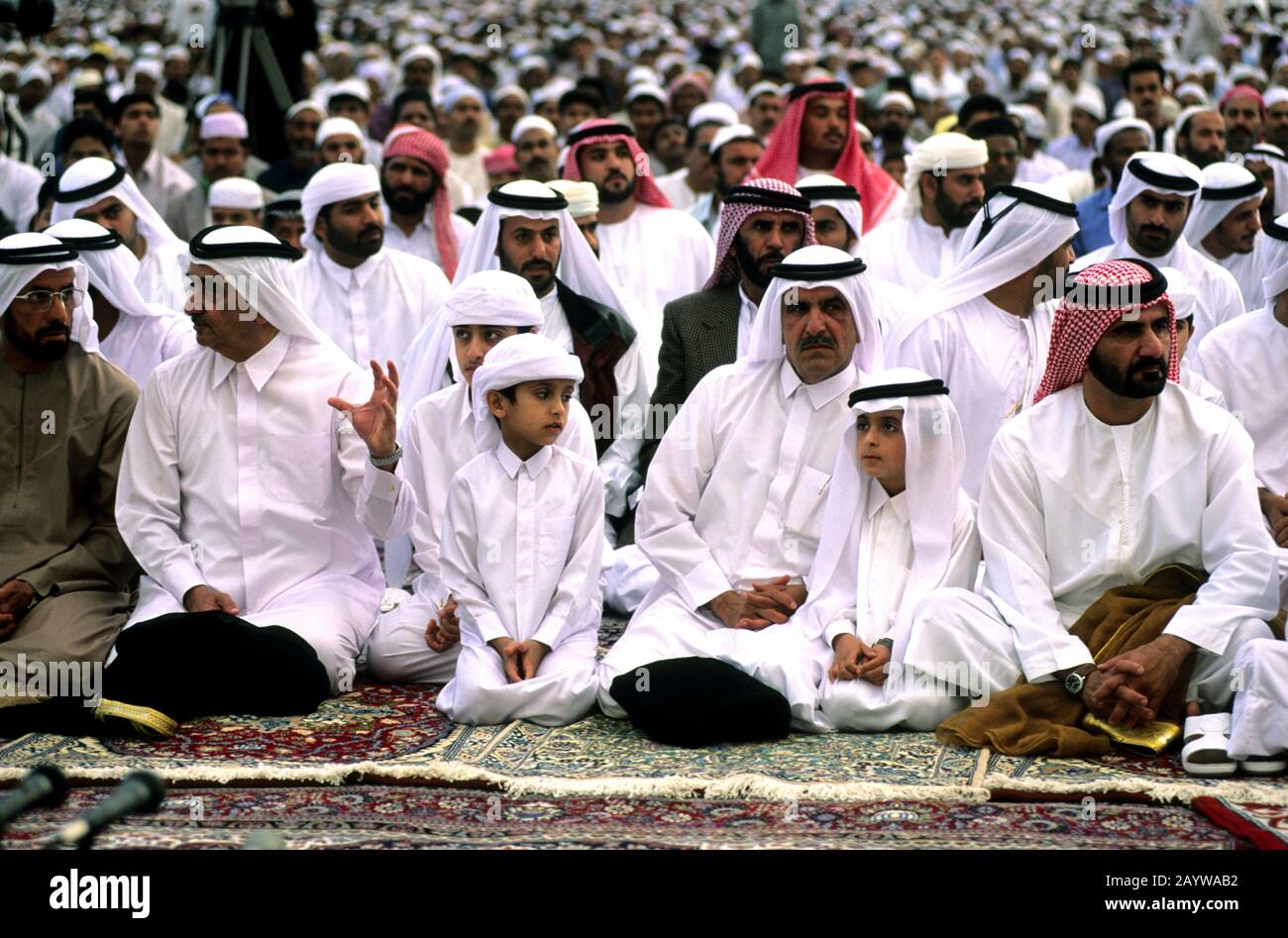 Emirati family hi-res stock photography and images - Alamy