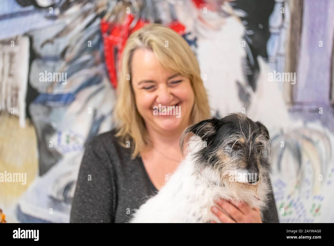 Professional watercolour artist Jo Scott Art at work in her Forest of ...