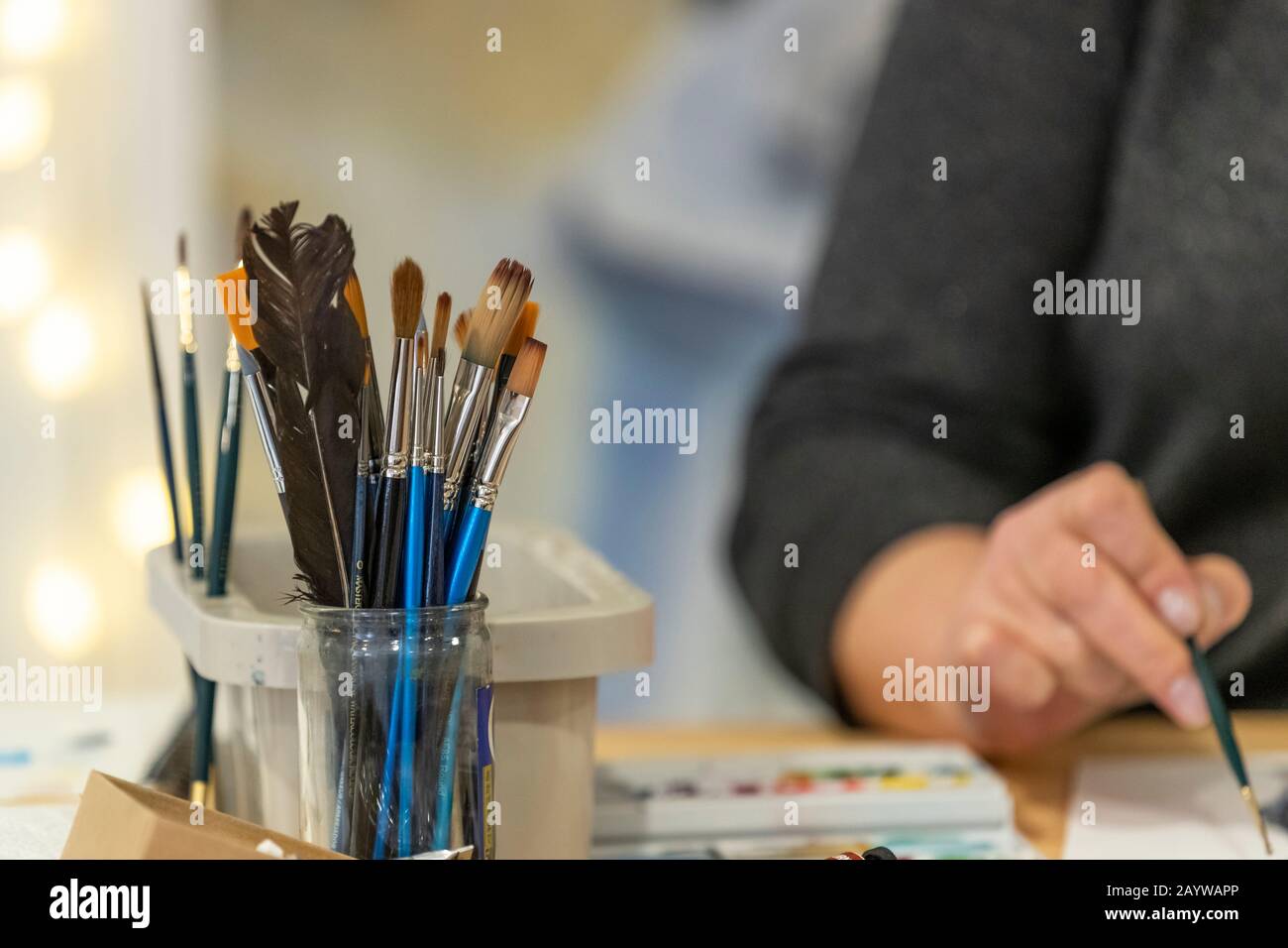 Professional watercolour artist Jo Scott Art at work in her Forest of ...