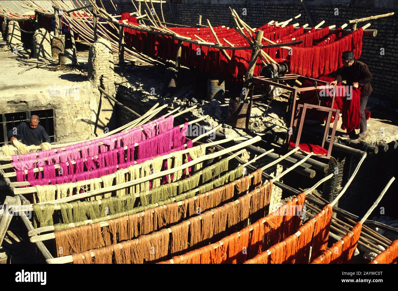 Iranian colors hi-res stock photography and images - Alamy