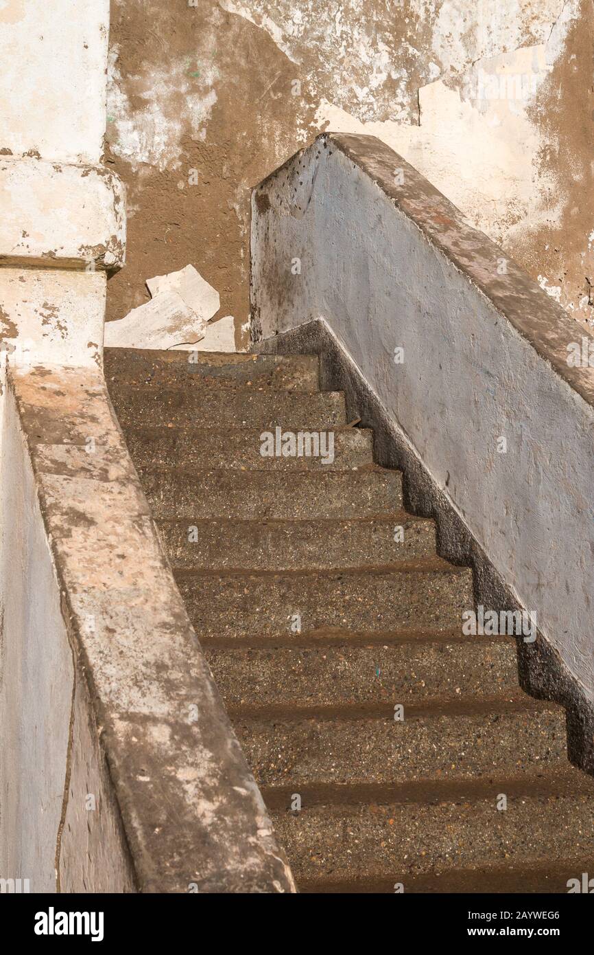 Cracked stairs hi-res stock photography and images - Alamy