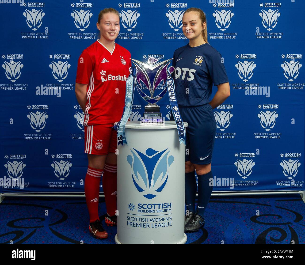Glasgow, UK. 17th Feb 2020. Francesca Ogilvie of Aberdeen LFC & Jade ...