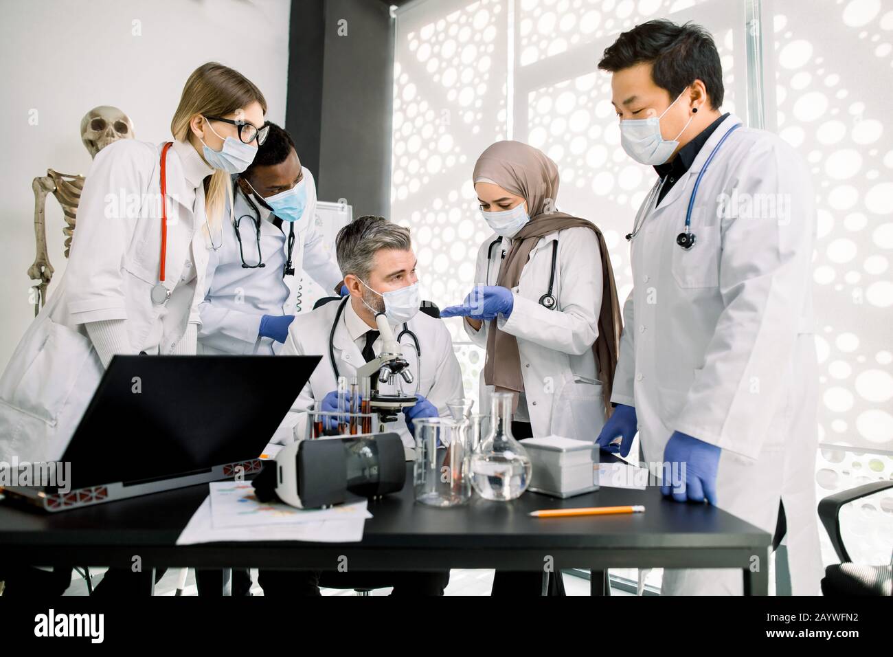Scientific research hi-res stock photography and images - Alamy