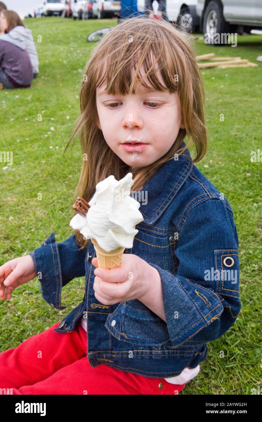 Child icecream van hi-res stock photography and images - Alamy