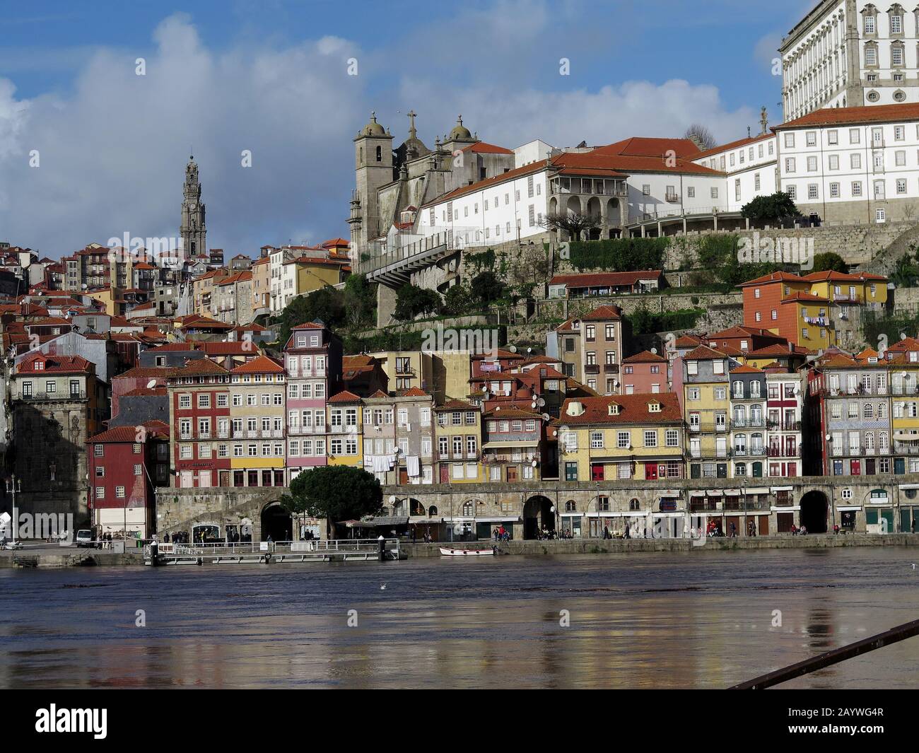 Side wall tower cross hi-res stock photography and images - Alamy