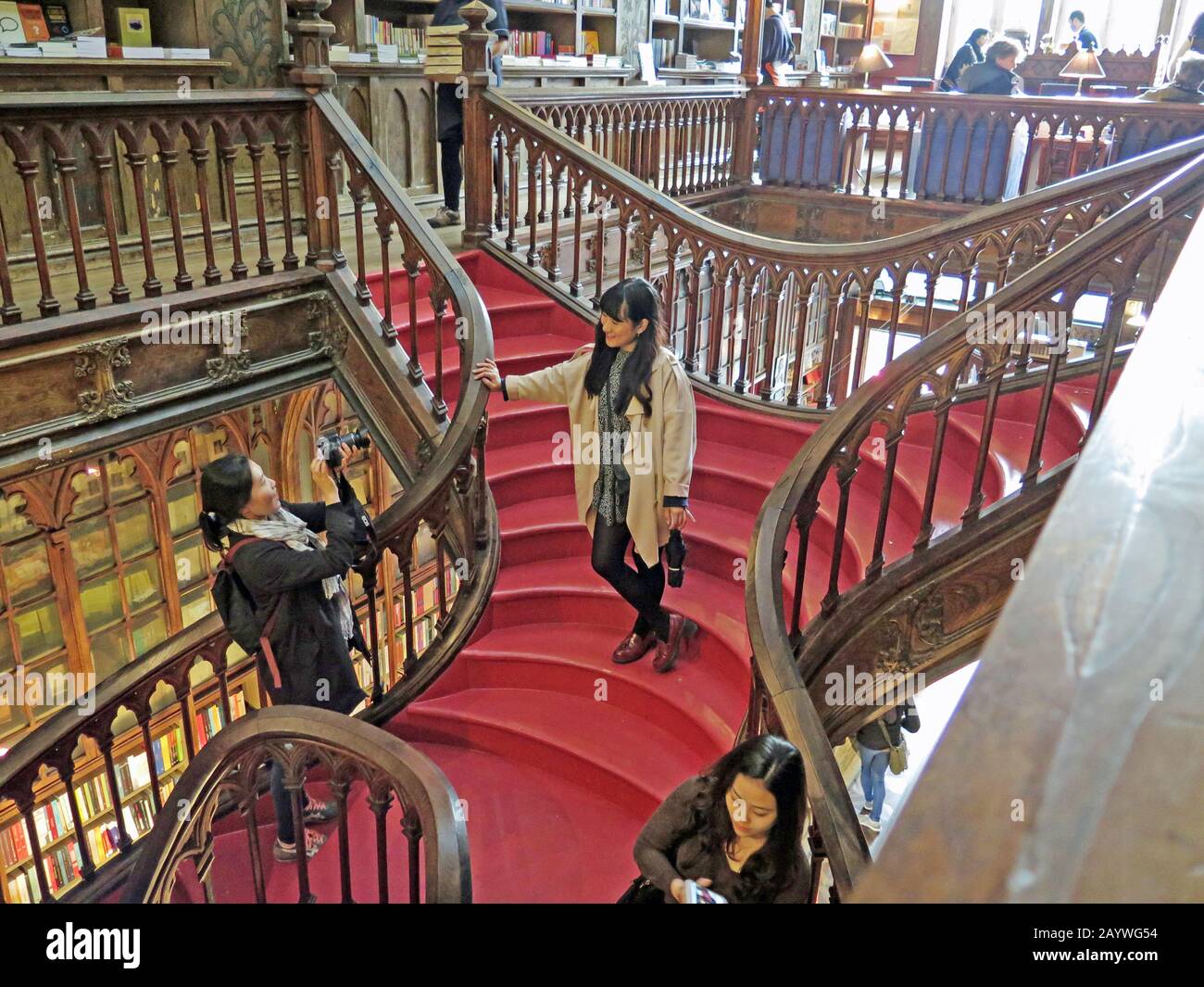 Harry potter stairs hi-res stock photography and images - Alamy