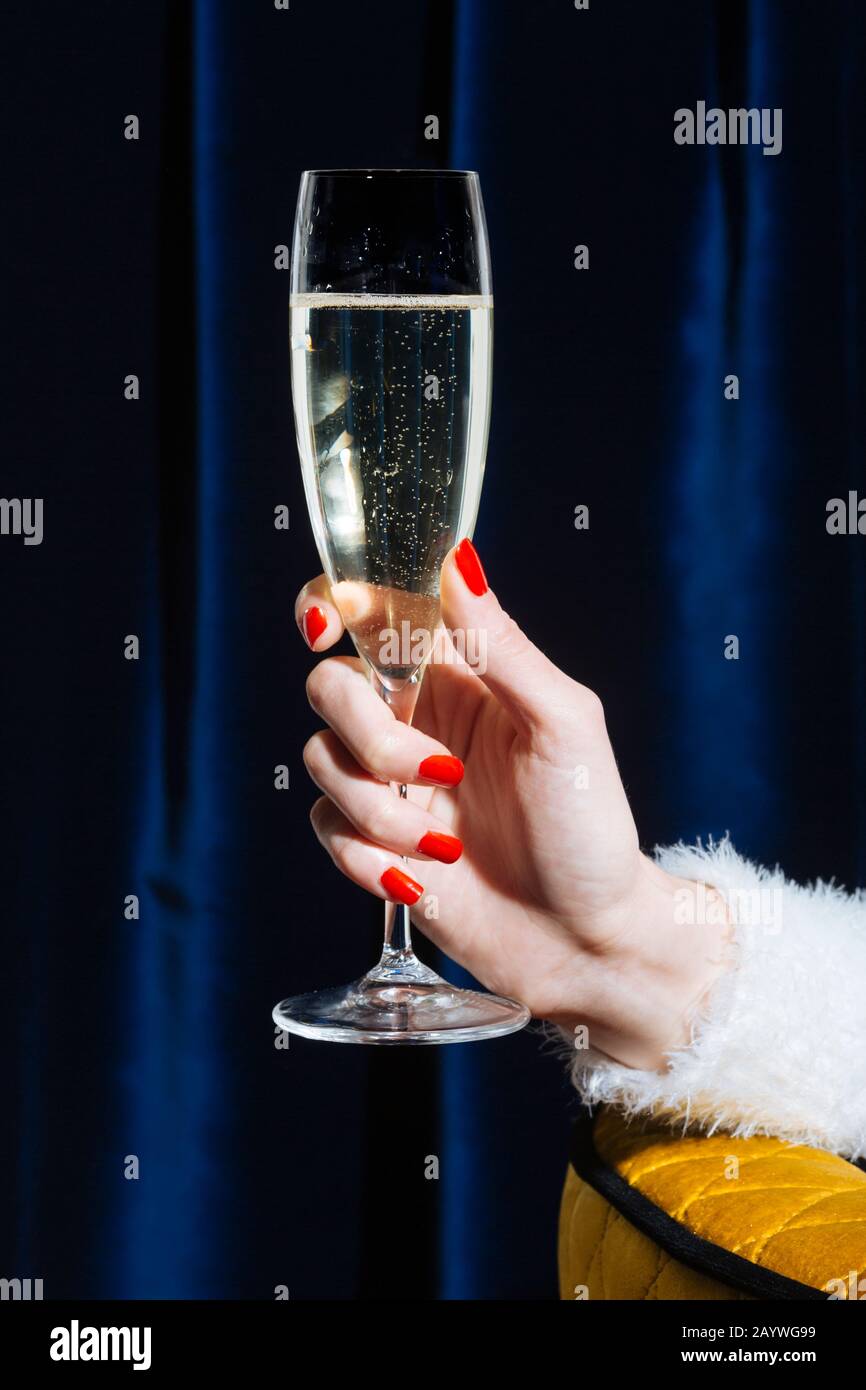 Prosecco glass woman hi-res stock photography and images - Alamy