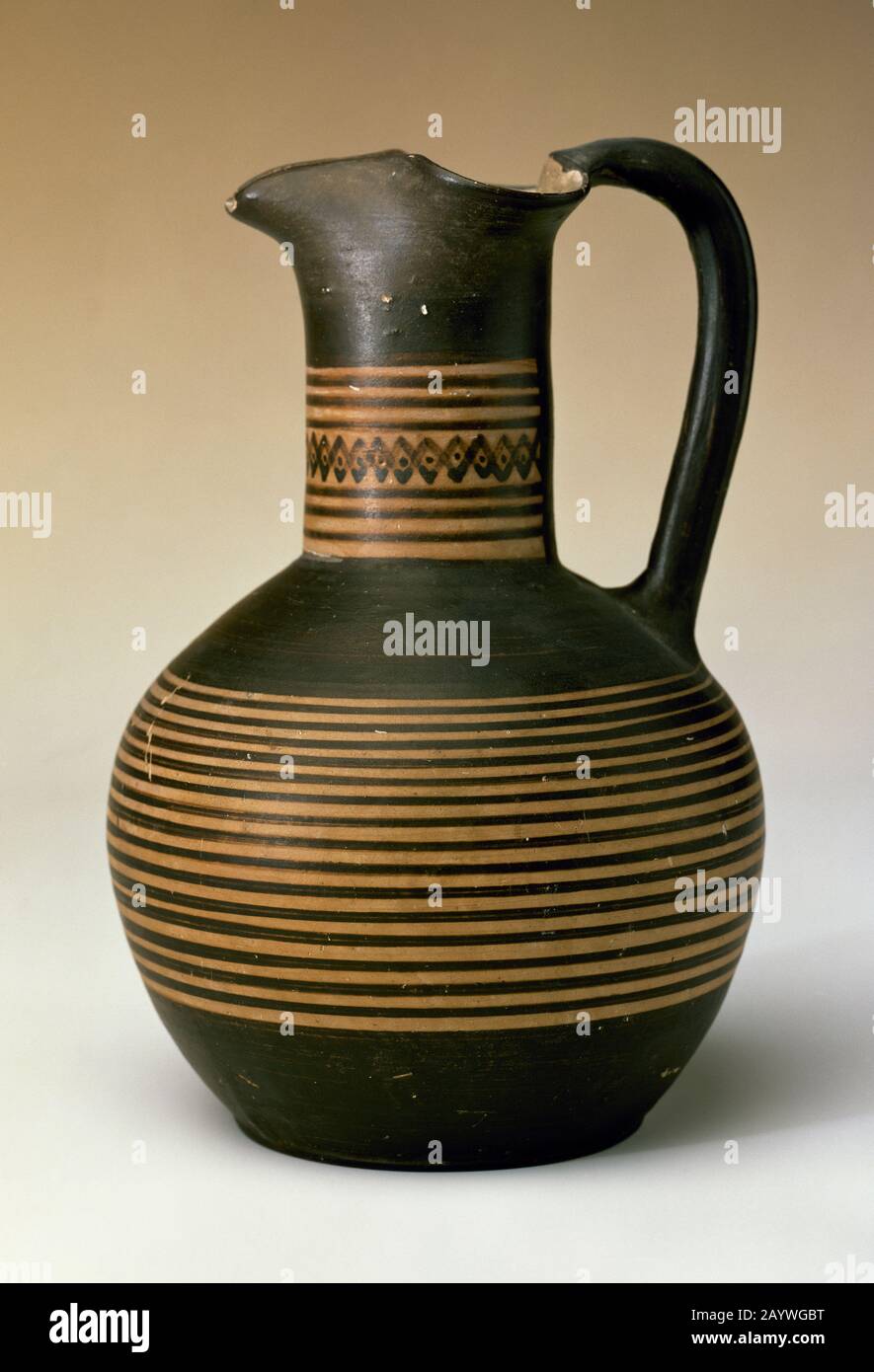 Geometric greek pottery 760 700 hi-res stock photography and images - Alamy