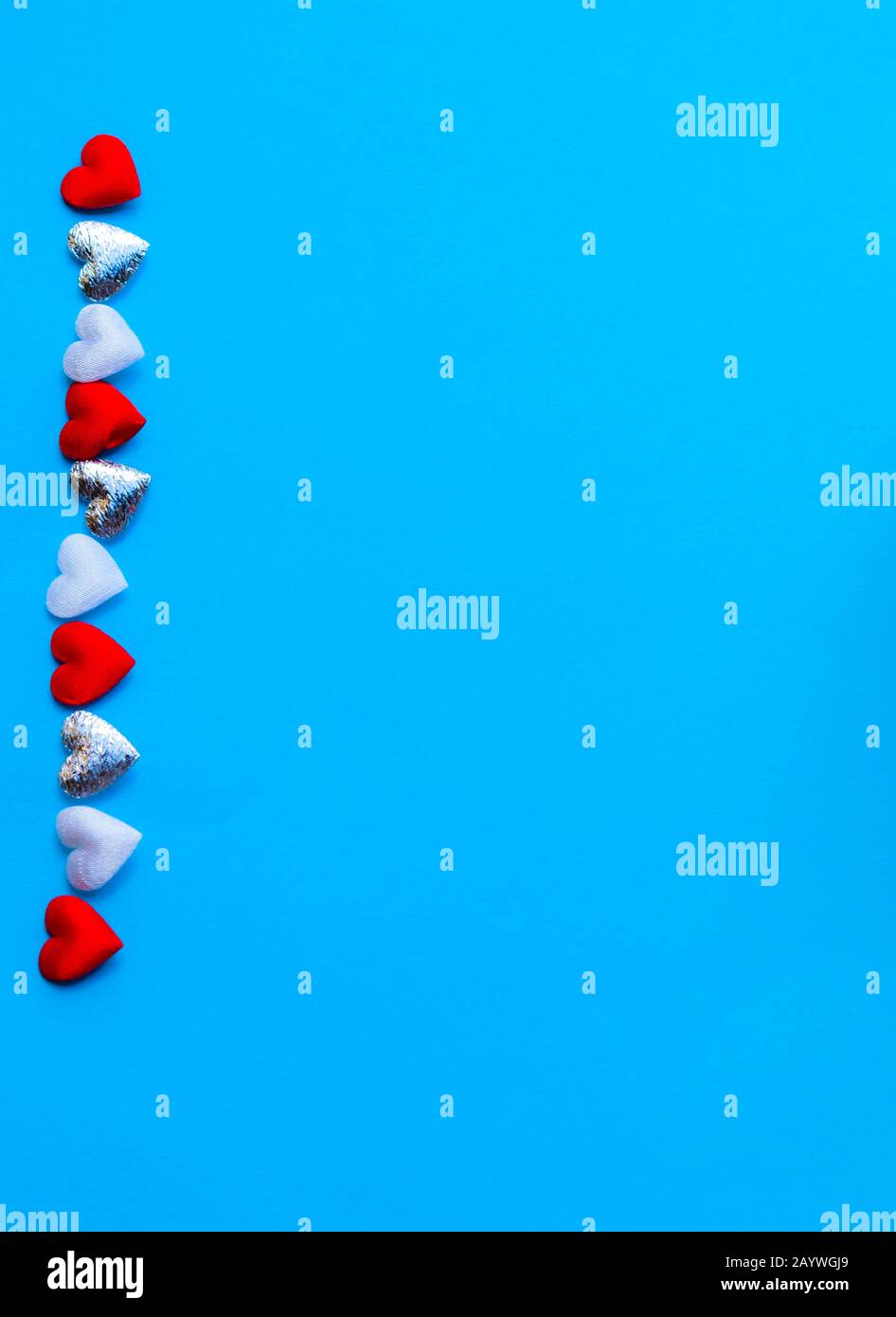 Hearts on a row hi-res stock photography and images - Alamy