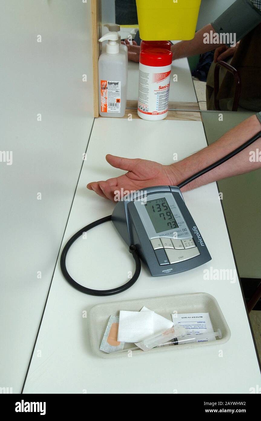 Nhs blood pressure check hi-res stock photography and images - Alamy