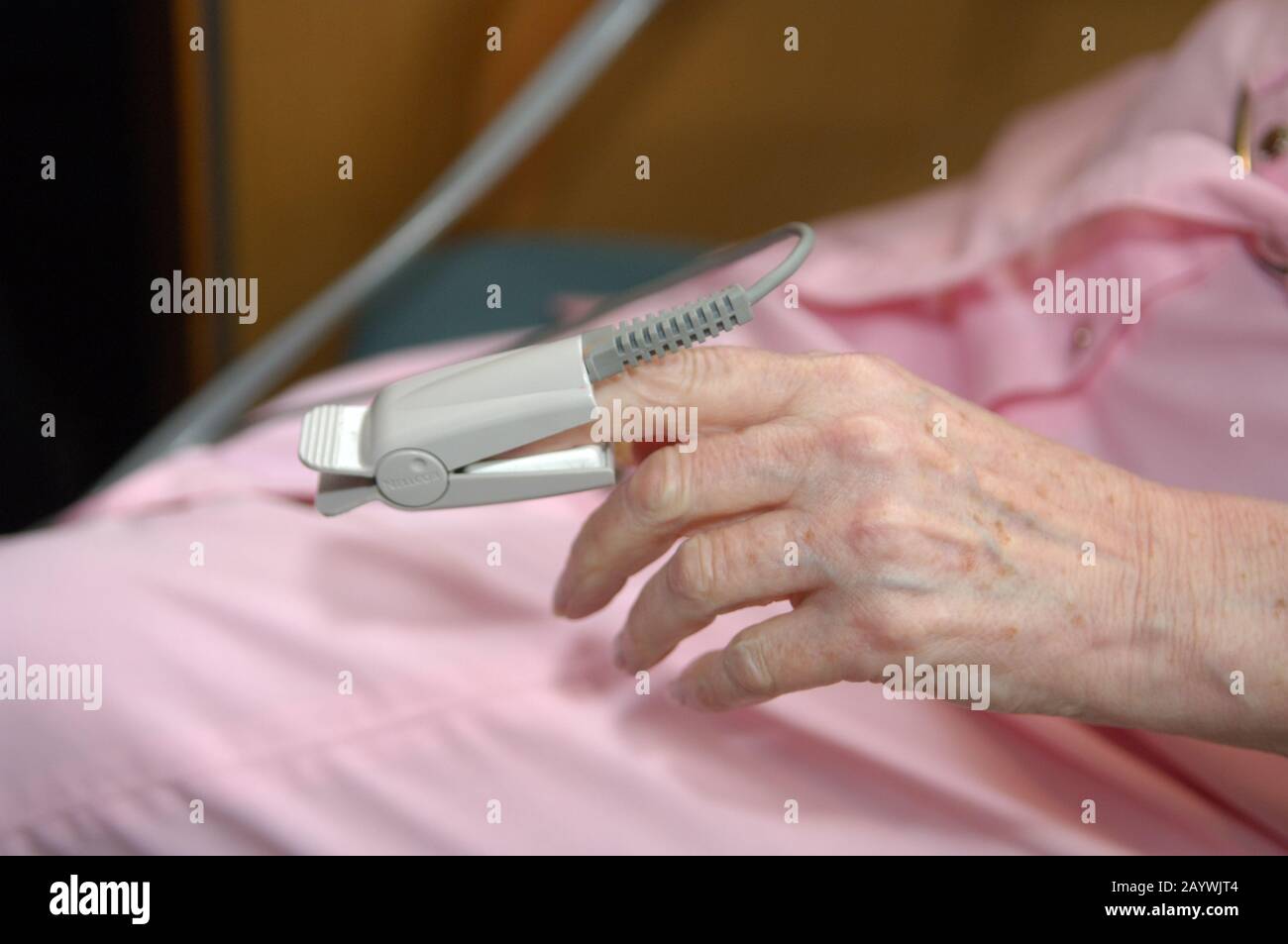 Pulse oximeter, SpO2 levels, measuring oxygen levels Stock Photo - Alamy