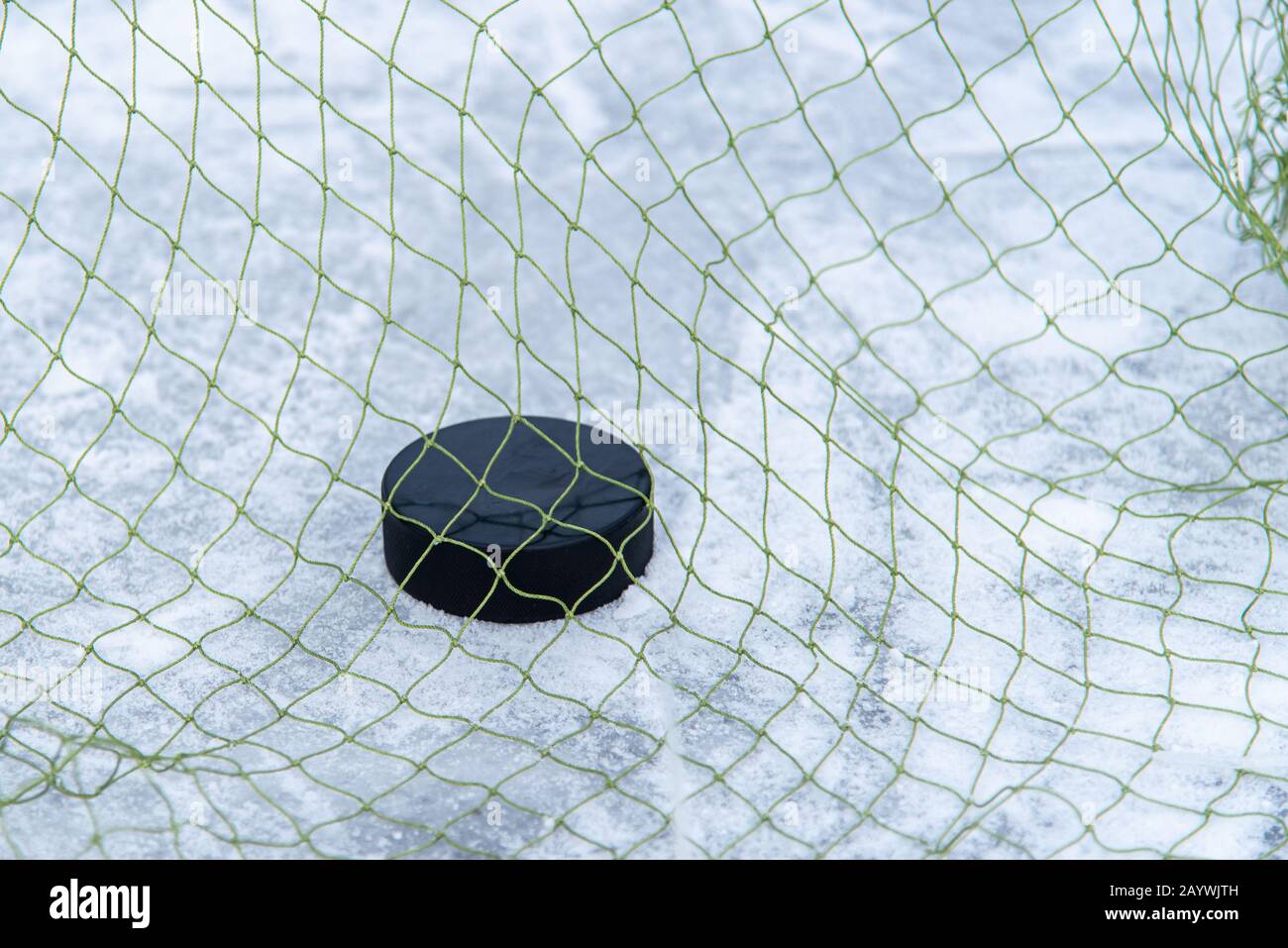 Puck in goal hi-res stock photography and images - Alamy