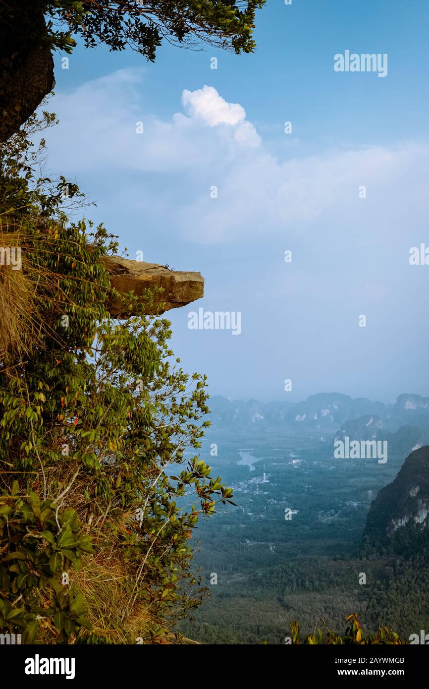 Dragon crest viewpoint hi-res stock photography and images - Alamy