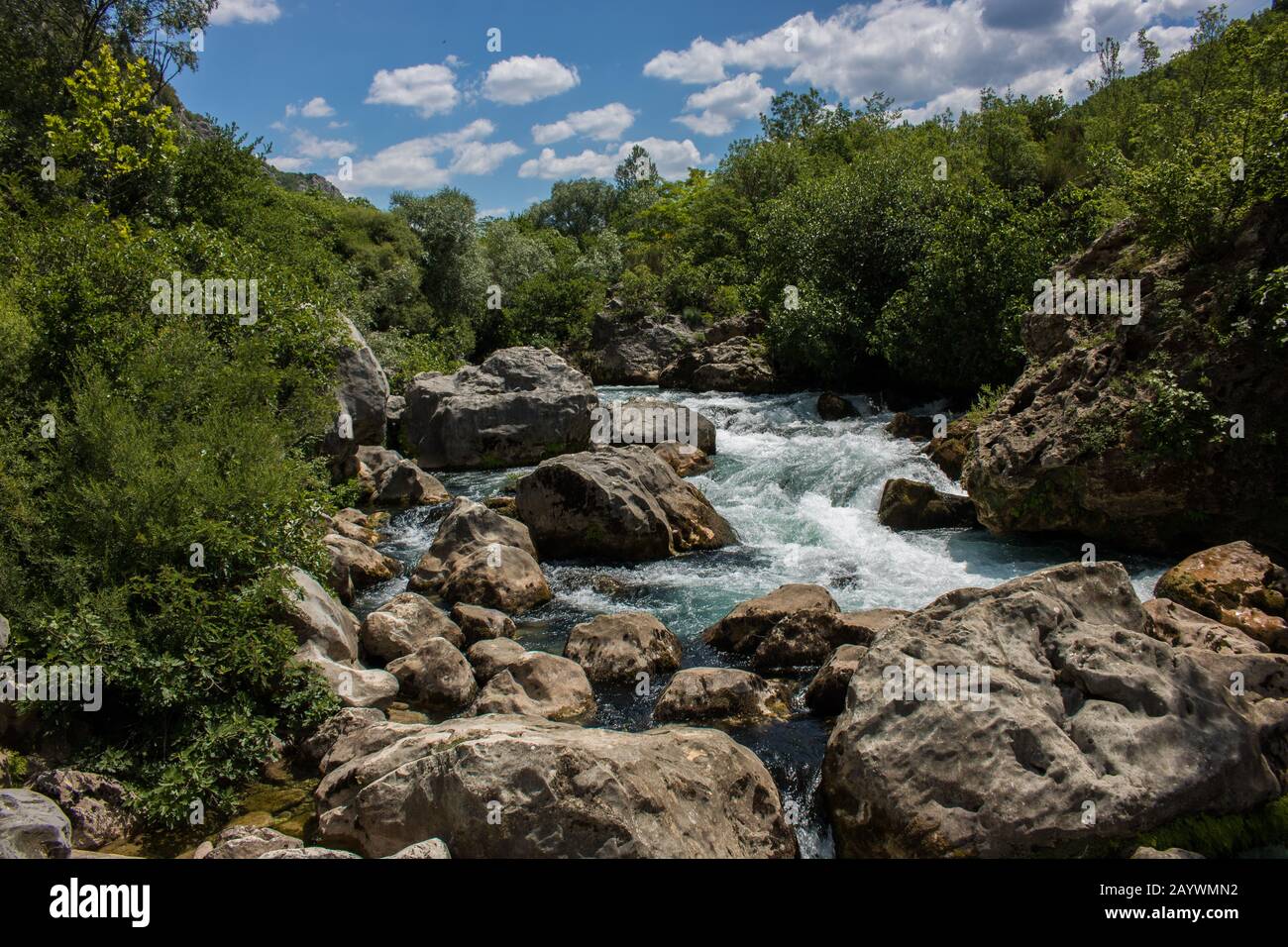 Omis rafting croatia hi-res stock photography and images - Alamy