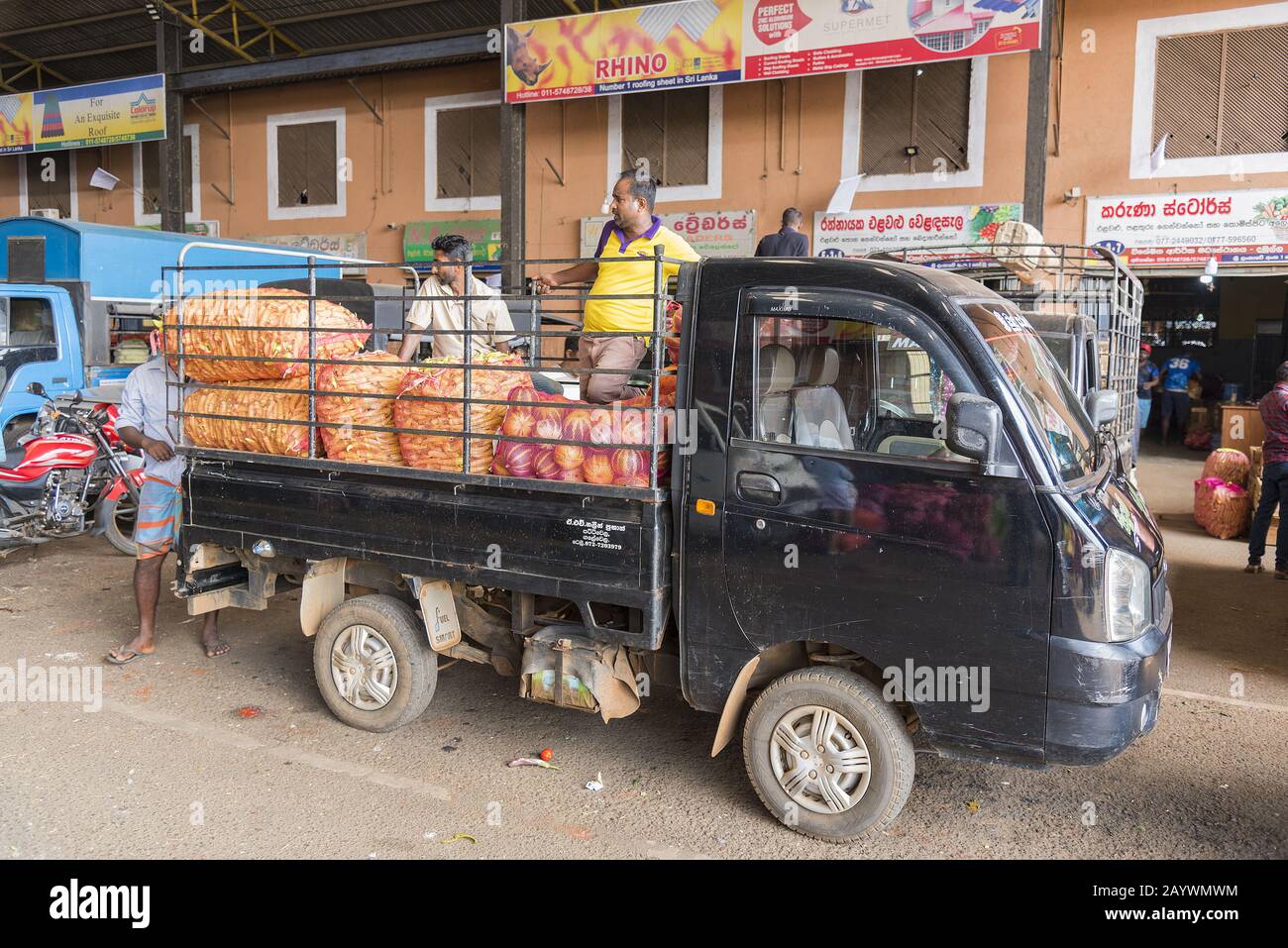 Dambulla, Sri Lanka: 18/03/2019: Largest fruit and vegetable market in ...