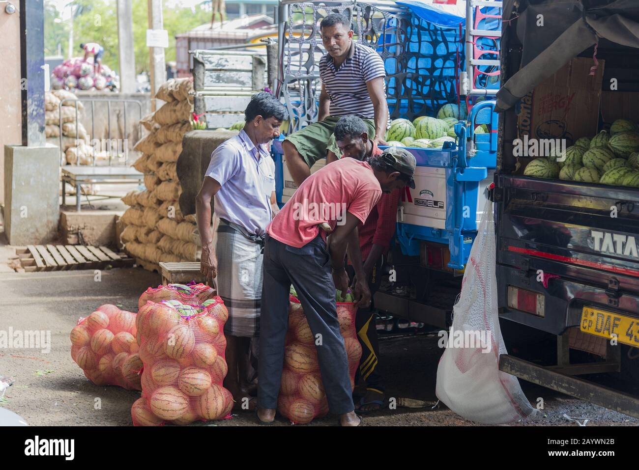 Dambulla, Sri Lanka: 18/03/2019: Inside the largest fruit and vegetable ...