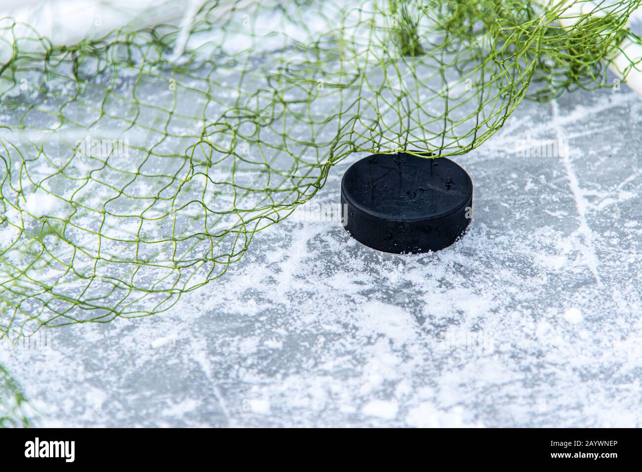 Puck in goal hi-res stock photography and images - Alamy