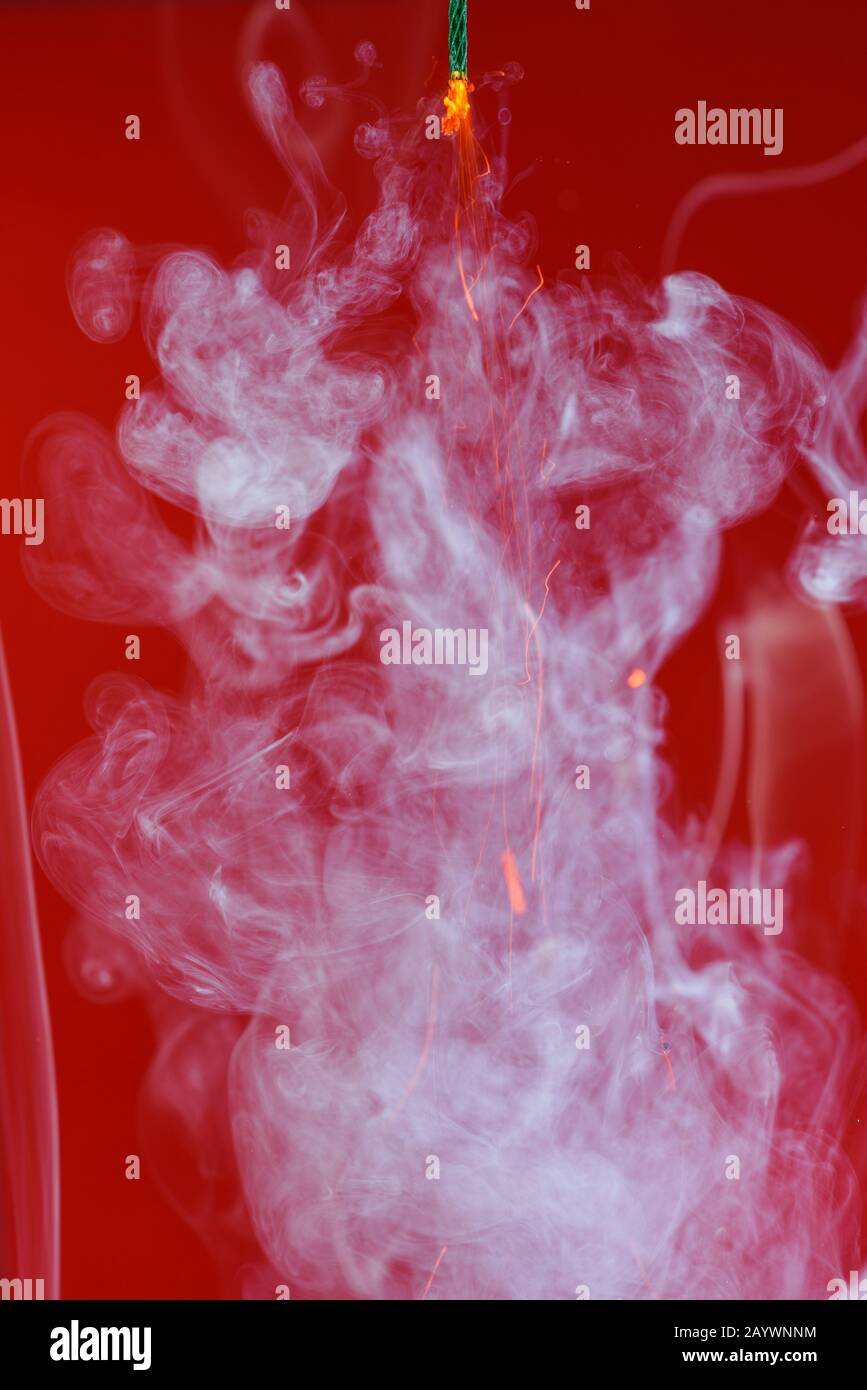 Fuse burning hi-res stock photography and images - Alamy