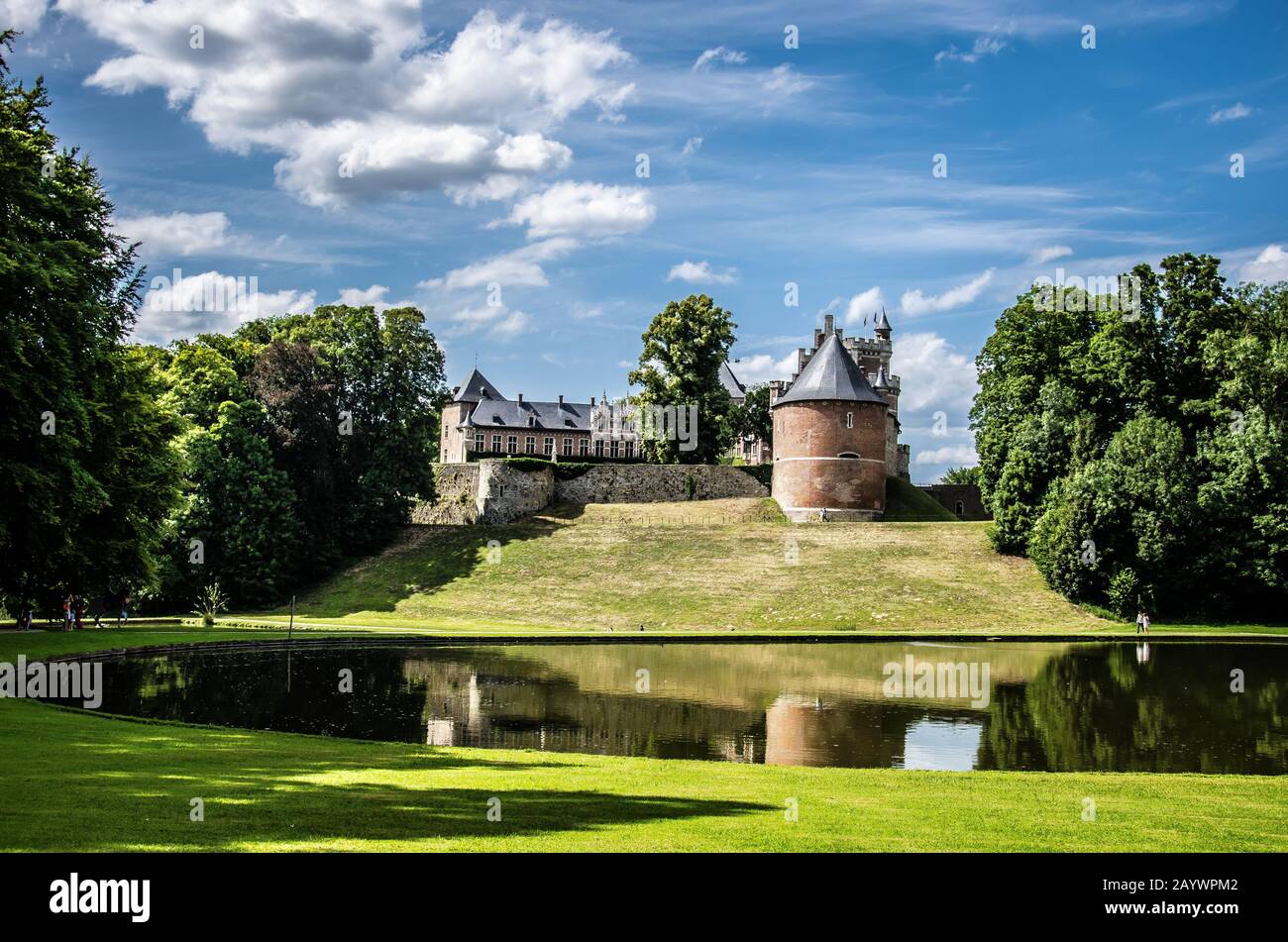 Flemish castle hi-res stock photography and images - Alamy