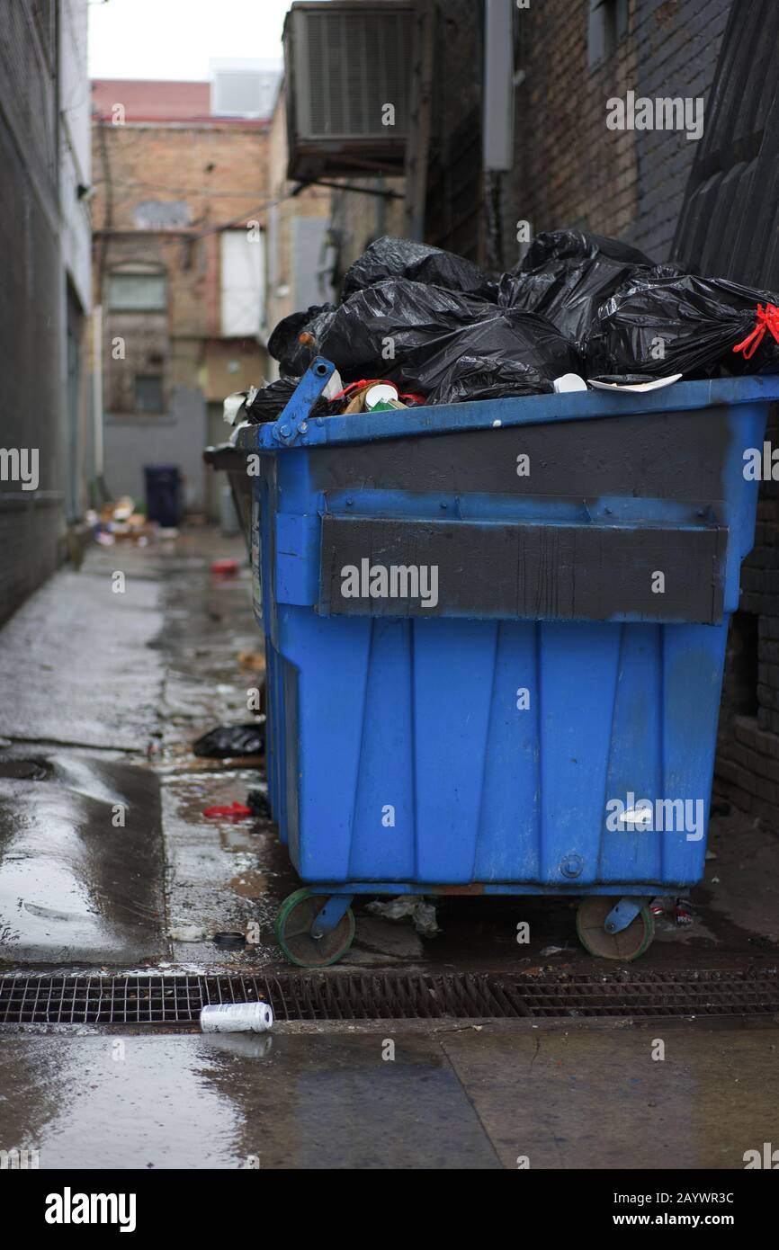 Overflowing garbage can hi-res stock photography and images - Alamy Overflowing garbage can hi-res stock photography and images - Alamy