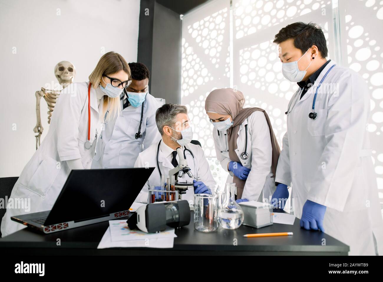 Pharmacy students hi-res stock photography and images - Alamy