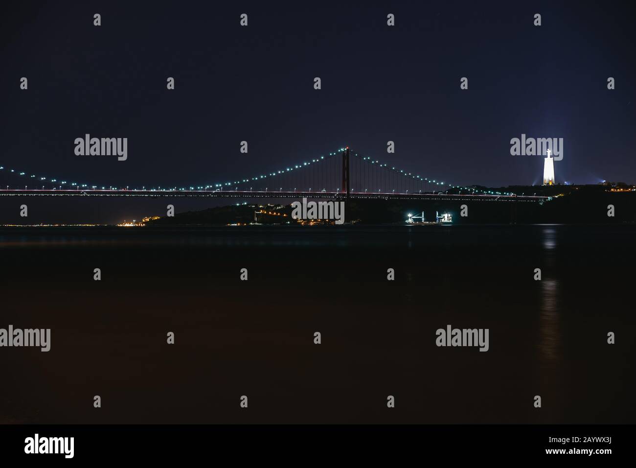 The Ponte 25 de Abril suspension bridge Stock Photo - Alamy