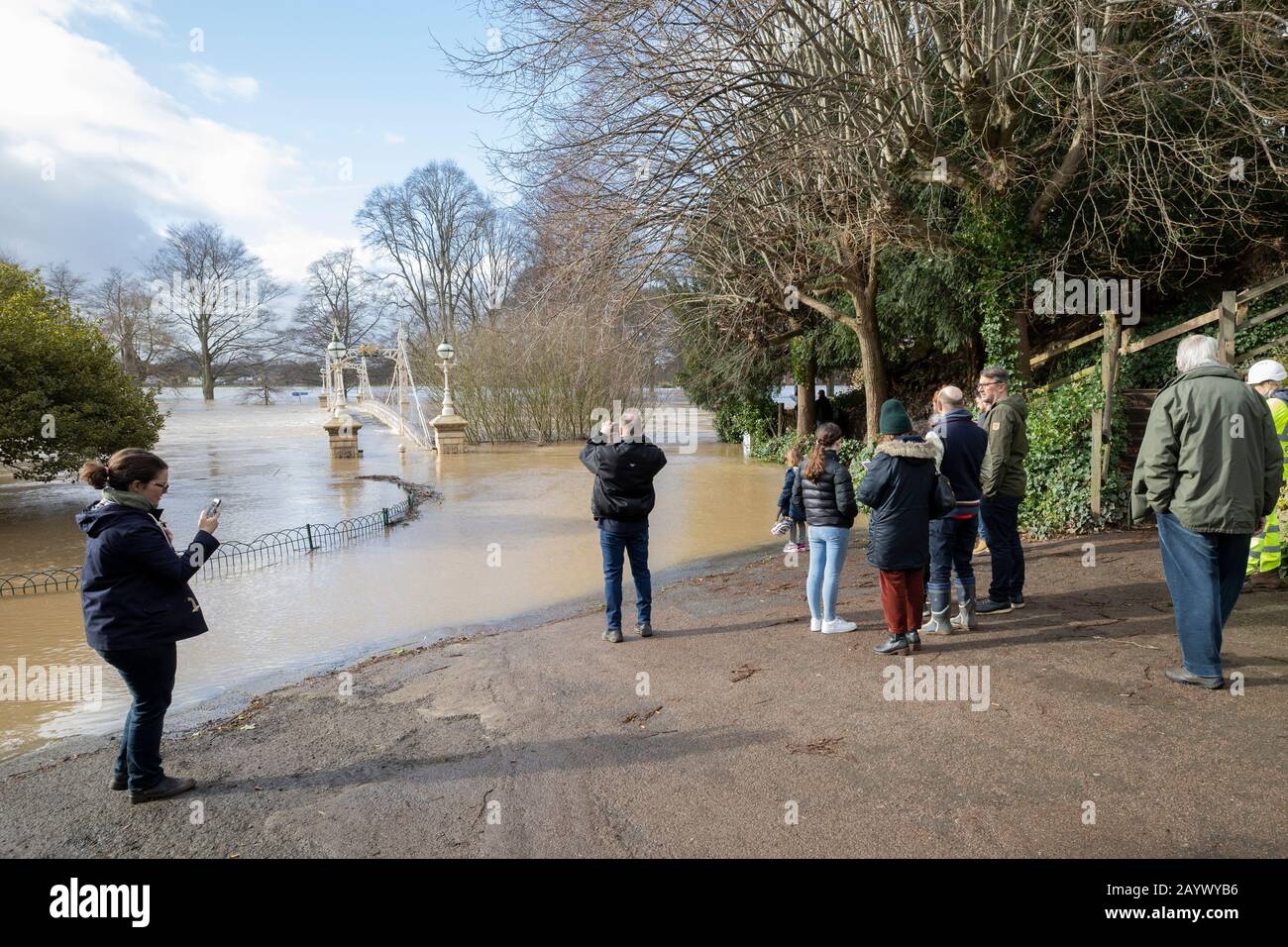 Queen victoria bridge hi-res stock photography and images - Alamy