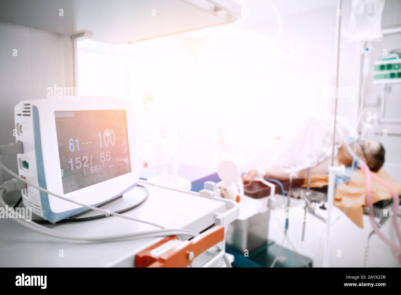 Apparatus lung ventilation hi-res stock photography and images - Alamy