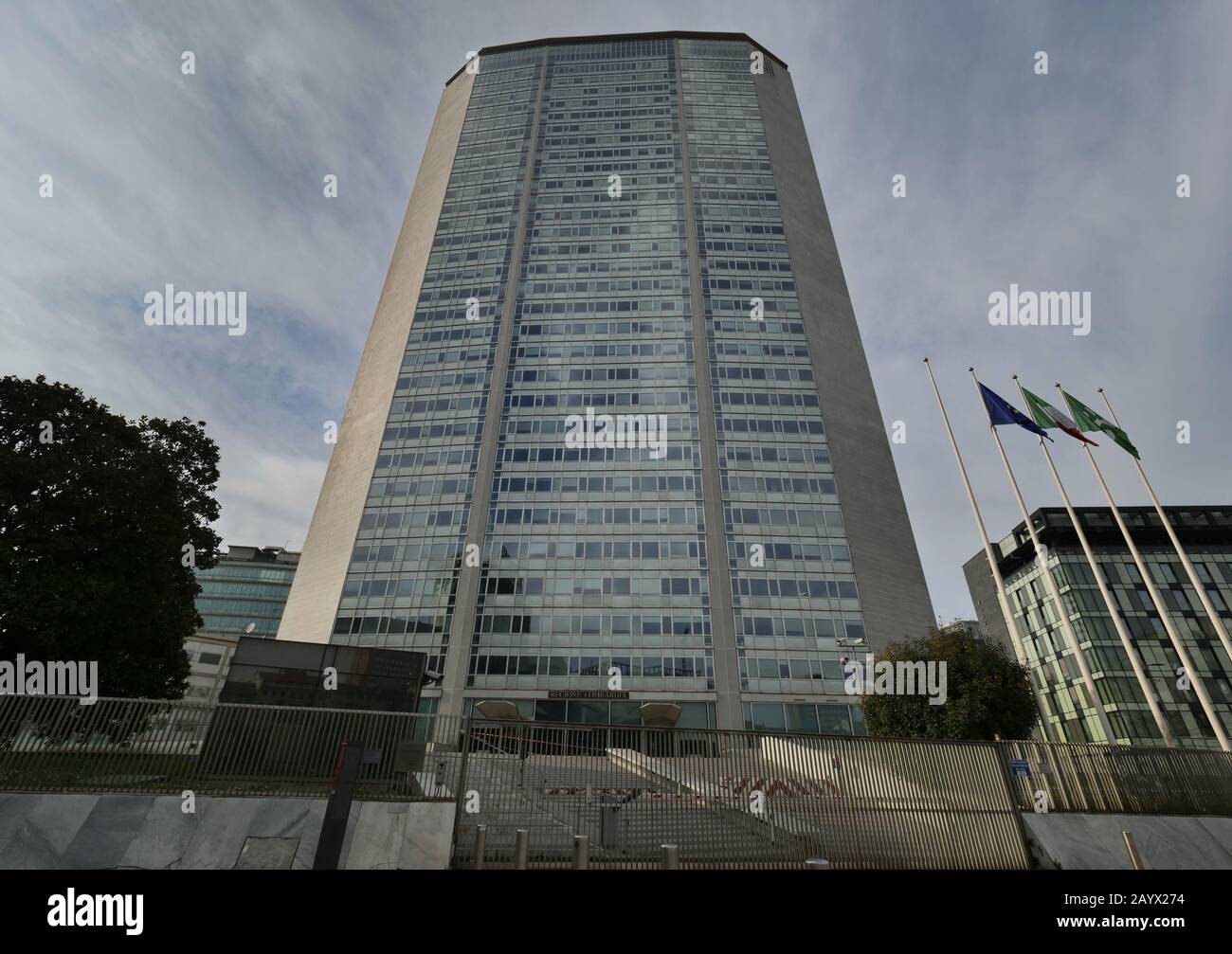Skycraper Pirelli tower known as Pirellone. The buildind was designeted ...
