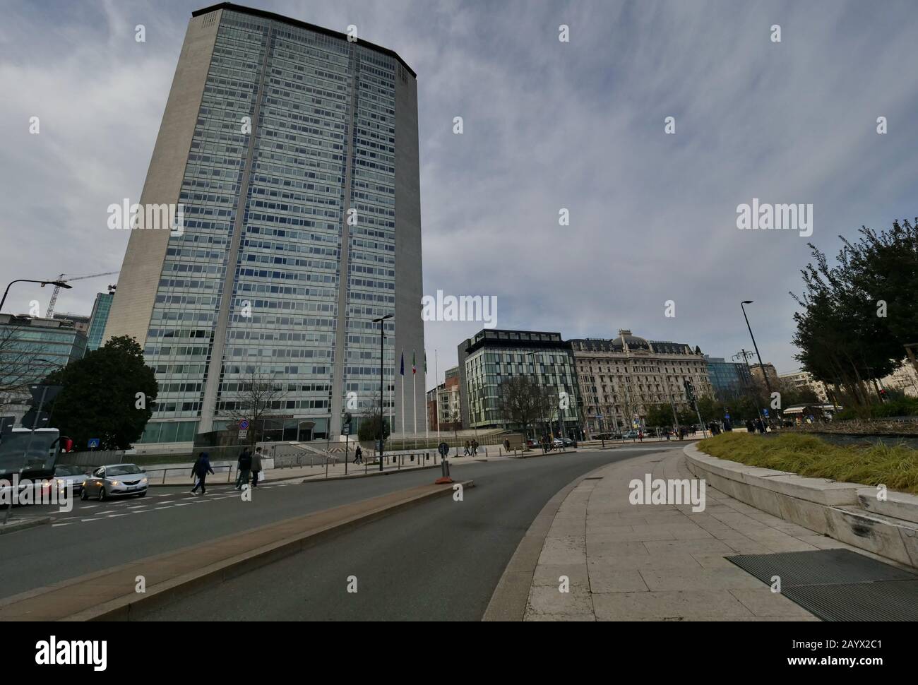 Pirellone milano hi-res stock photography and images - Alamy