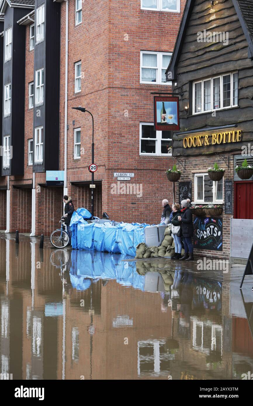 York preparing for the highest flood river level in twenty years. York ...