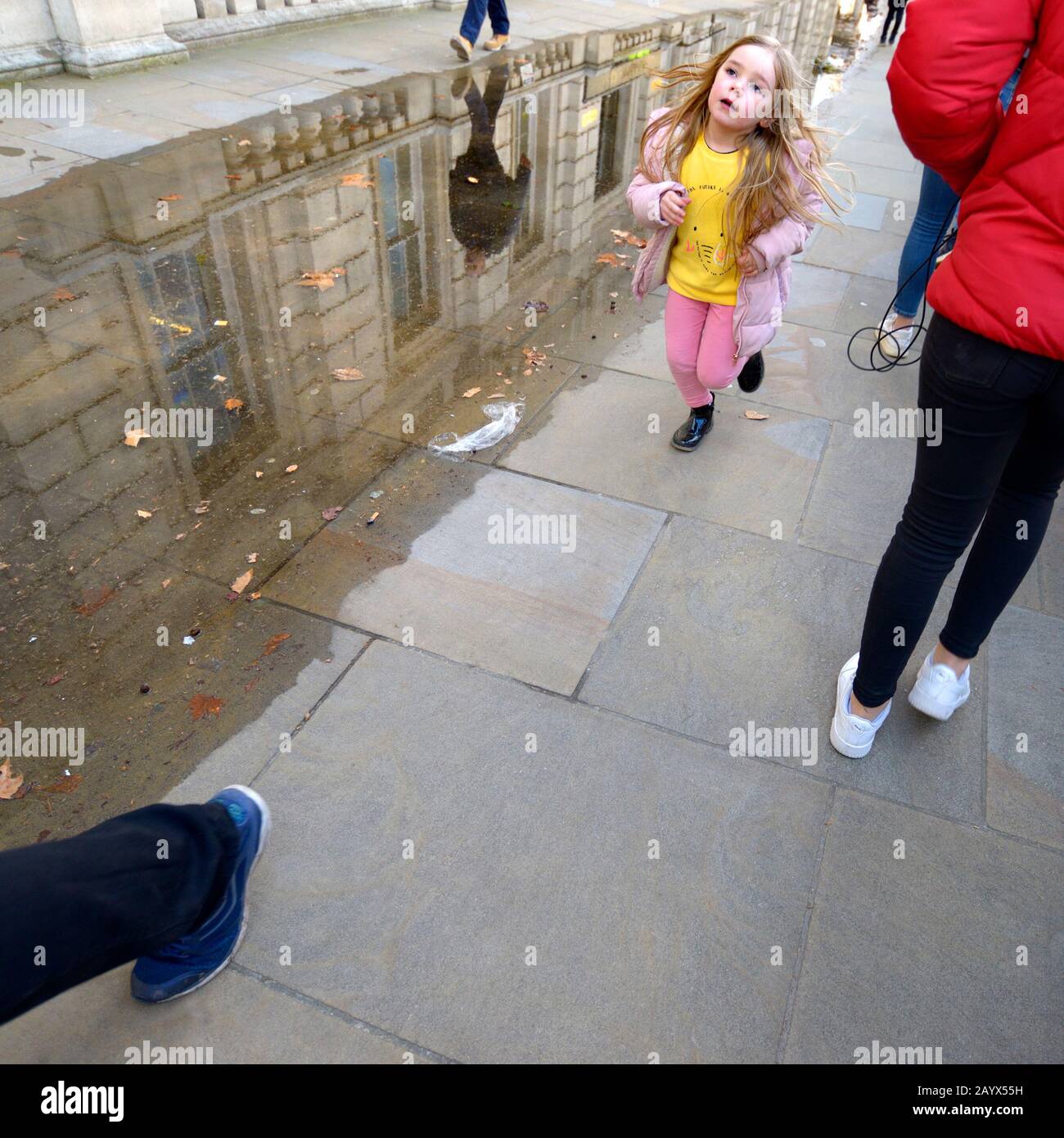 Whitehall pavement puddle hi-res stock photography and images - Alamy
