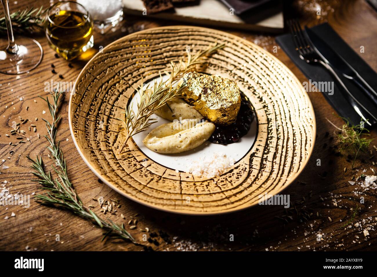 Black Angus tenderloin steak covered with 24 carat gold Stock Photo - Alamy