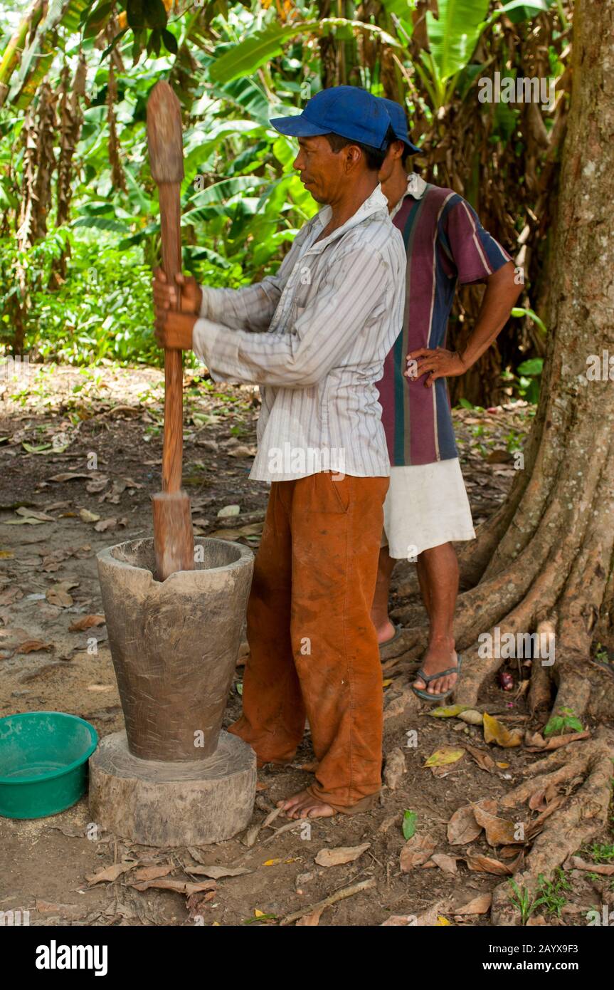 Pounding rice hi-res stock photography and images - Alamy