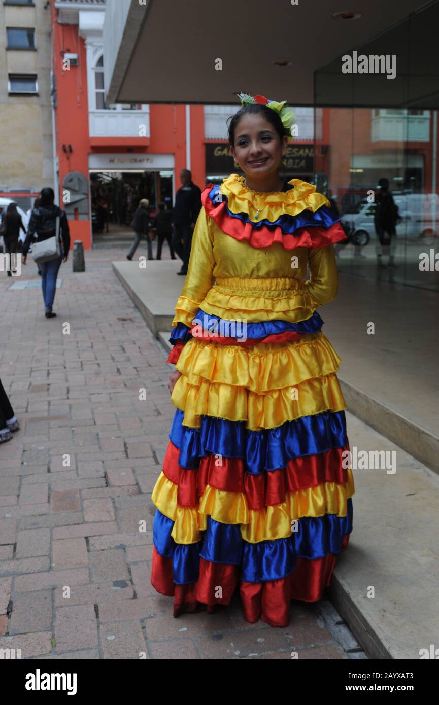 Colombia traditional dress hi-res stock photography and images - Alamy