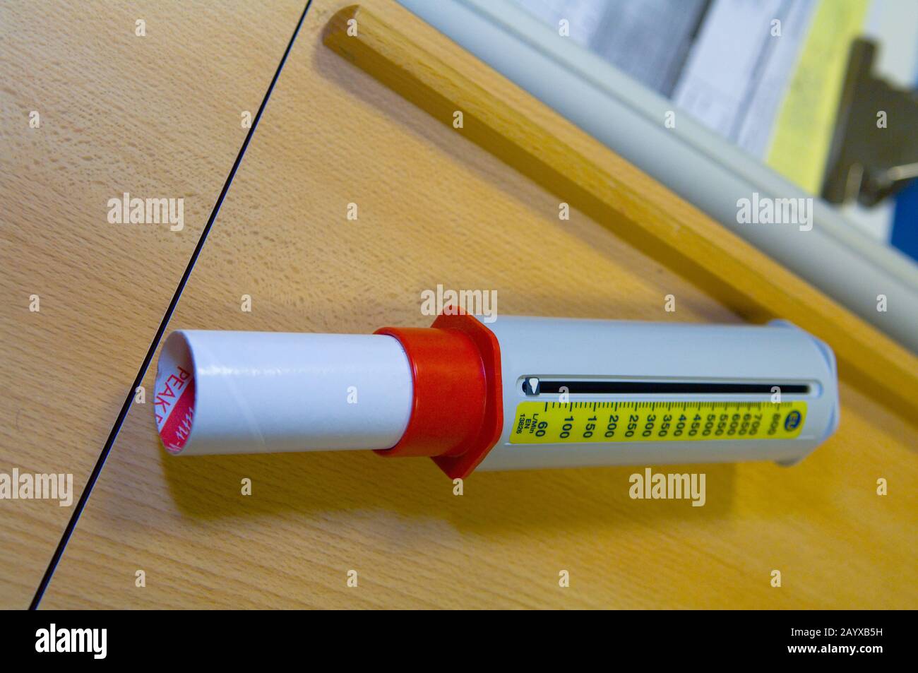 Oxygen flow meter hi-res stock photography and images - Alamy