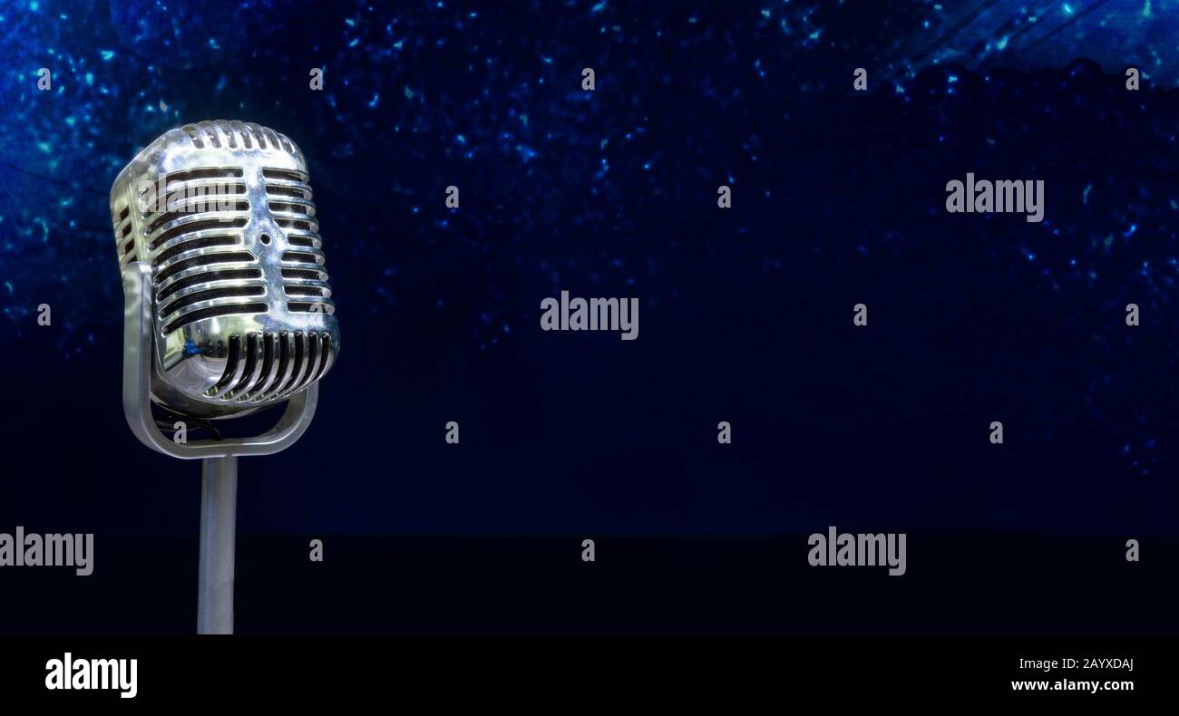 Classic crooner concert hi-res stock photography and images - Alamy